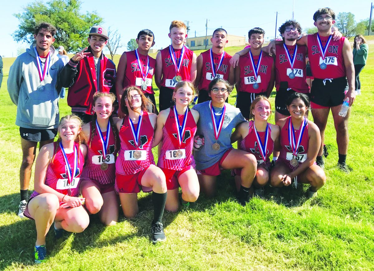 Cross Country teams, individuals advance to Regional – The Slatonite